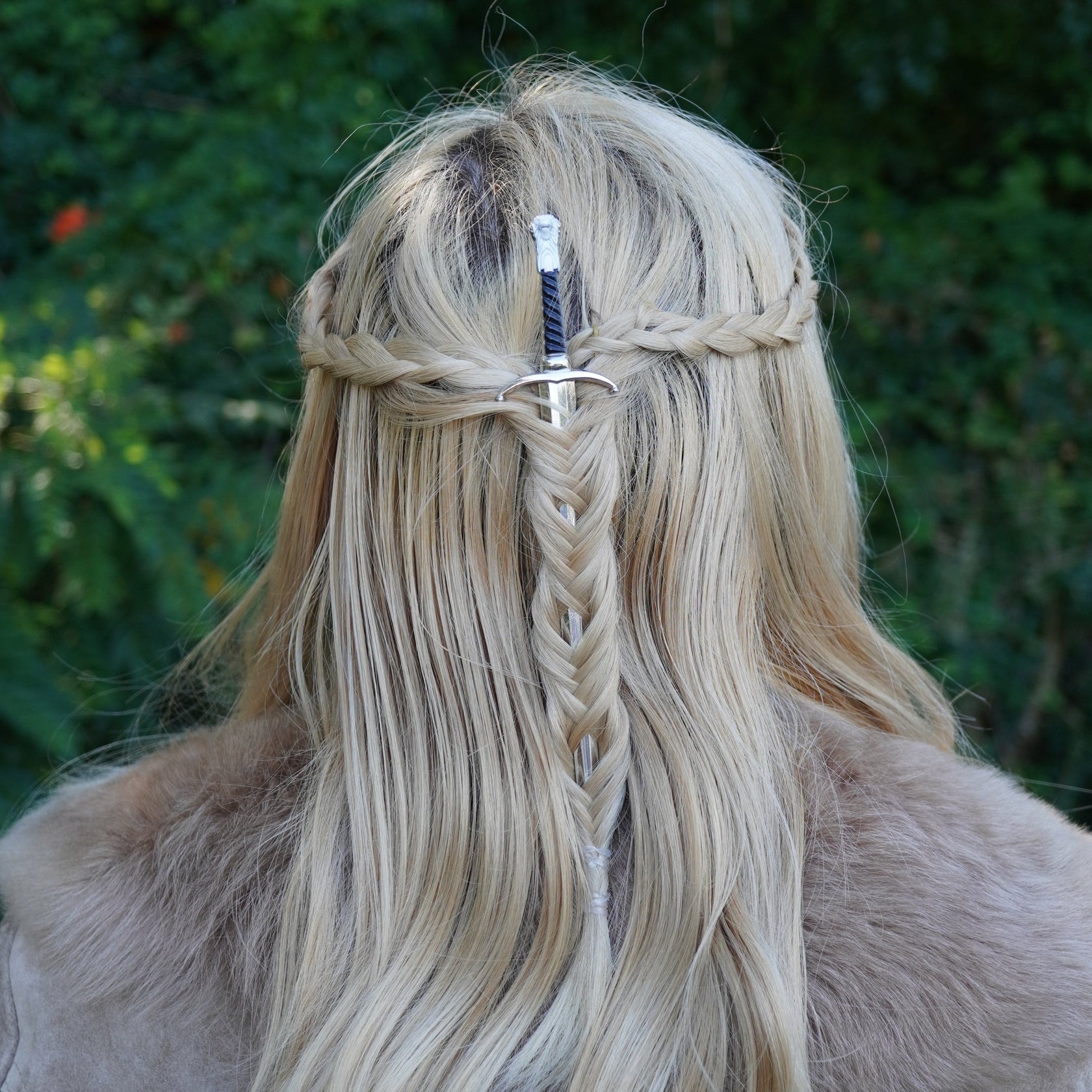 Longclaw Hair Sword – Lassoed Moon
