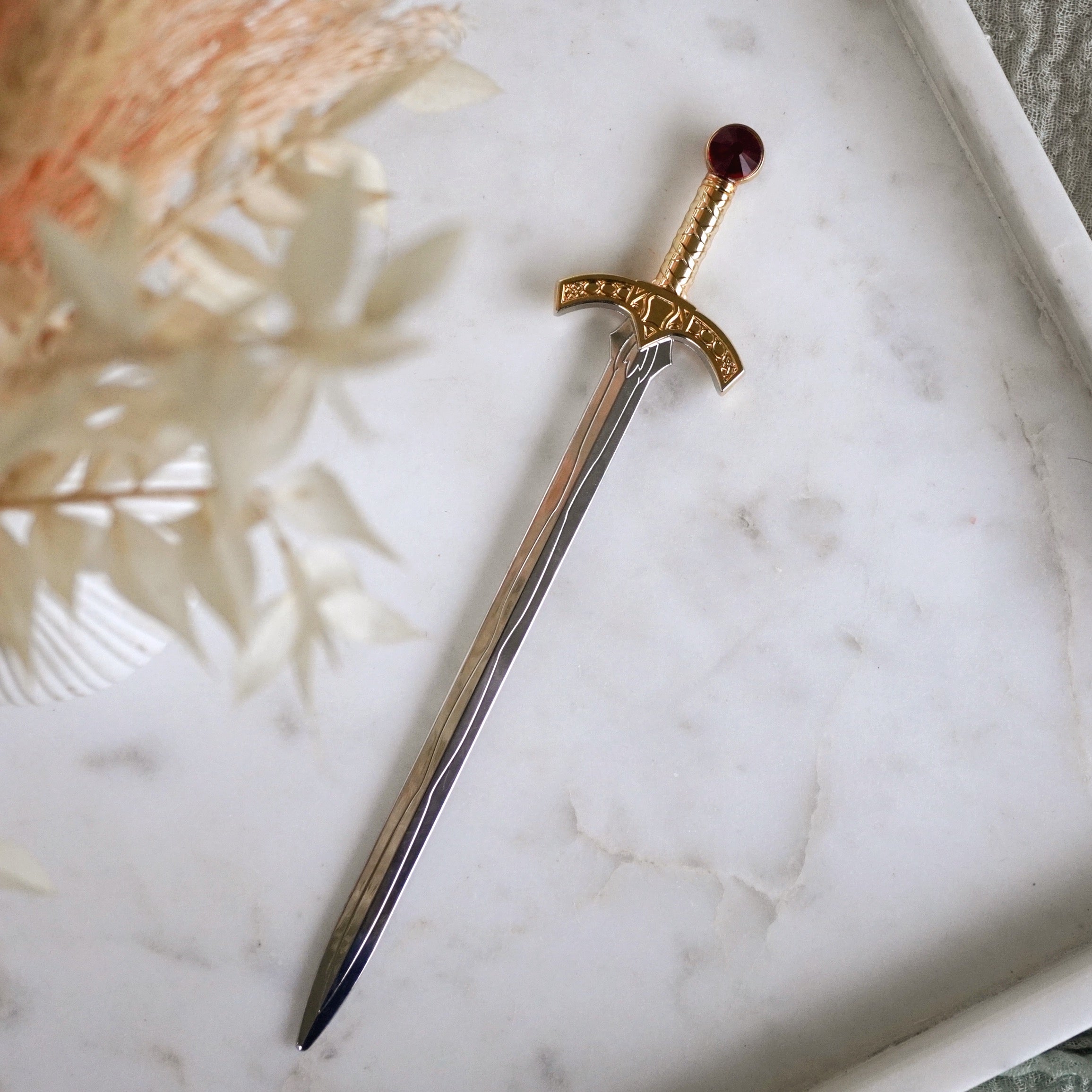 Goldryn Hair Sword – Lassoed Moon